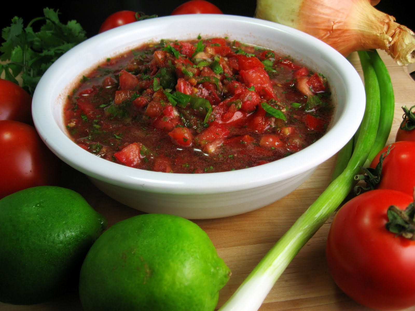 Robyn Cooks: Chunky Fresh Tomato Salsa