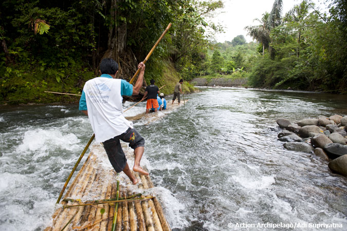Bamboo Rafting, Loksado, Kalimantan Selatan