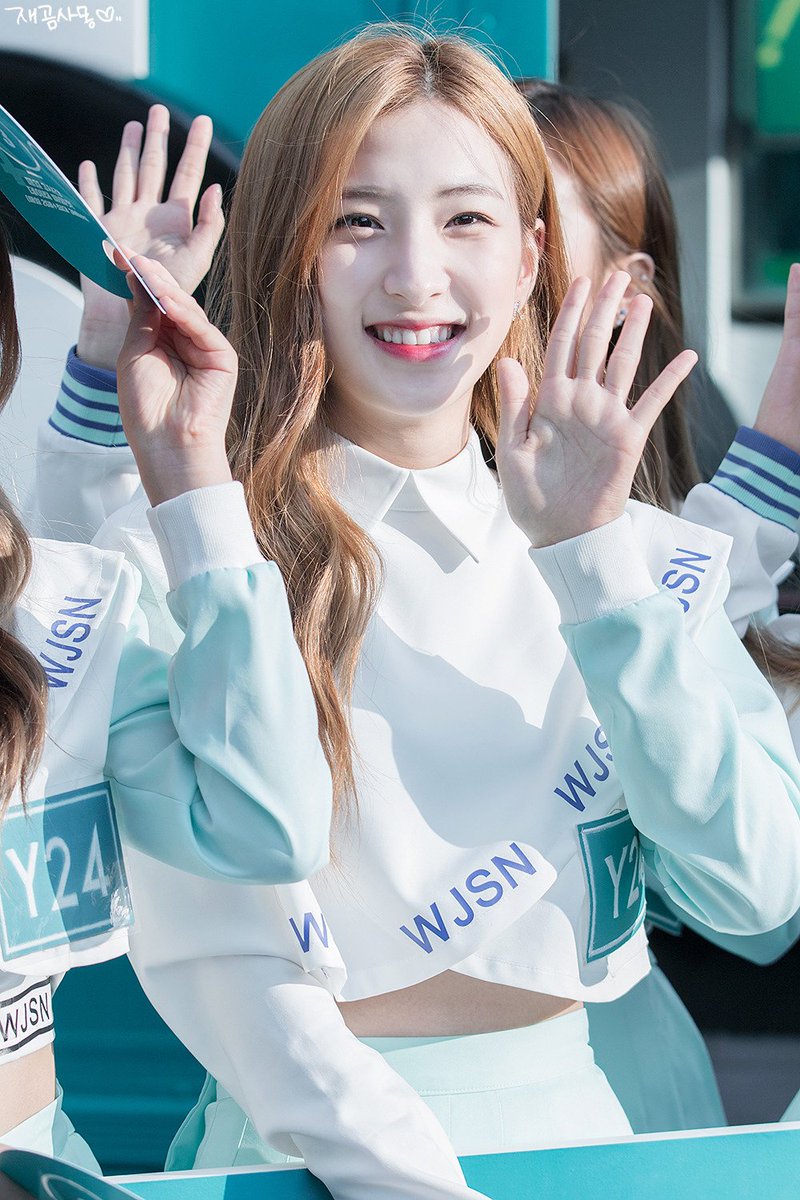 Kpop Netizens Are In Love With This Beautiful Idol Kpop News And Lyrics