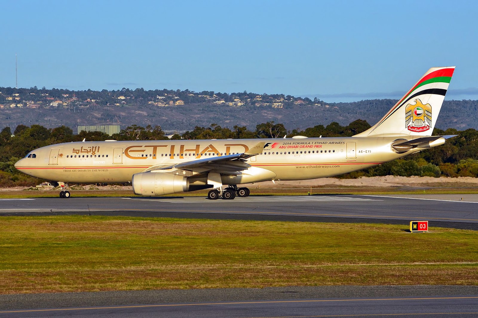Perth Airport Spotter's Blog: First Etihad Airways A330-243 arrives ...