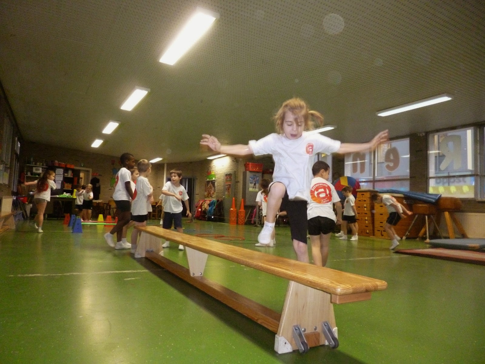 Sport is Fun: Springomloop (lopen en springen over lage hindernissen)