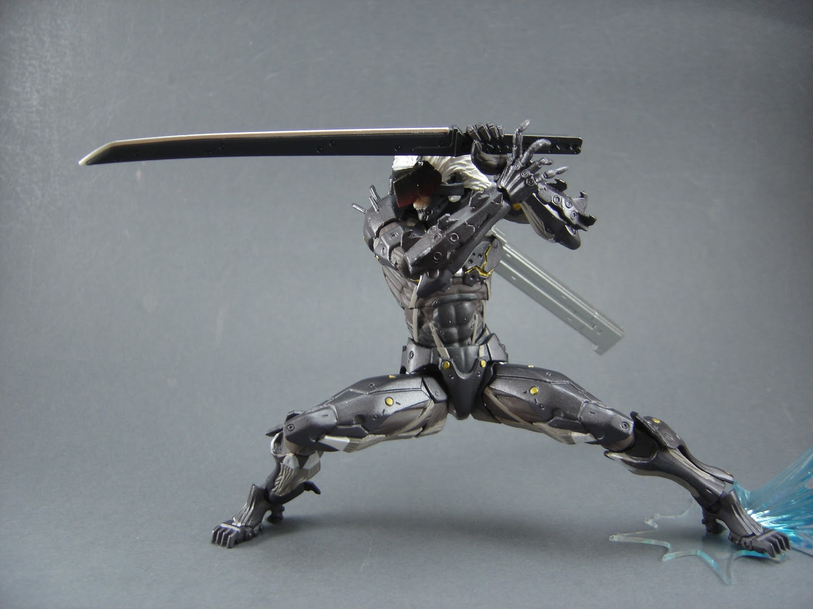 Lightning Ace's gundams: Revoltech Raiden from metal gear rising ...
