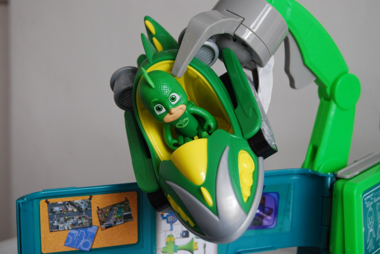 Chic Geek Diary: PJ Masks Romeos Lab Playset - Review & Competition