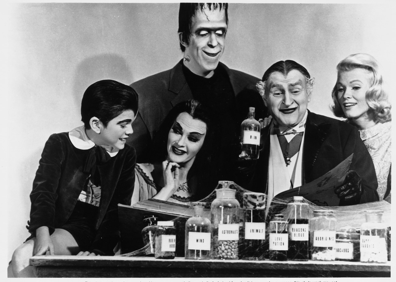 1313 Mockingbird Lane: 38 Amazing Vintage Photos From "The Munsters" TV ...