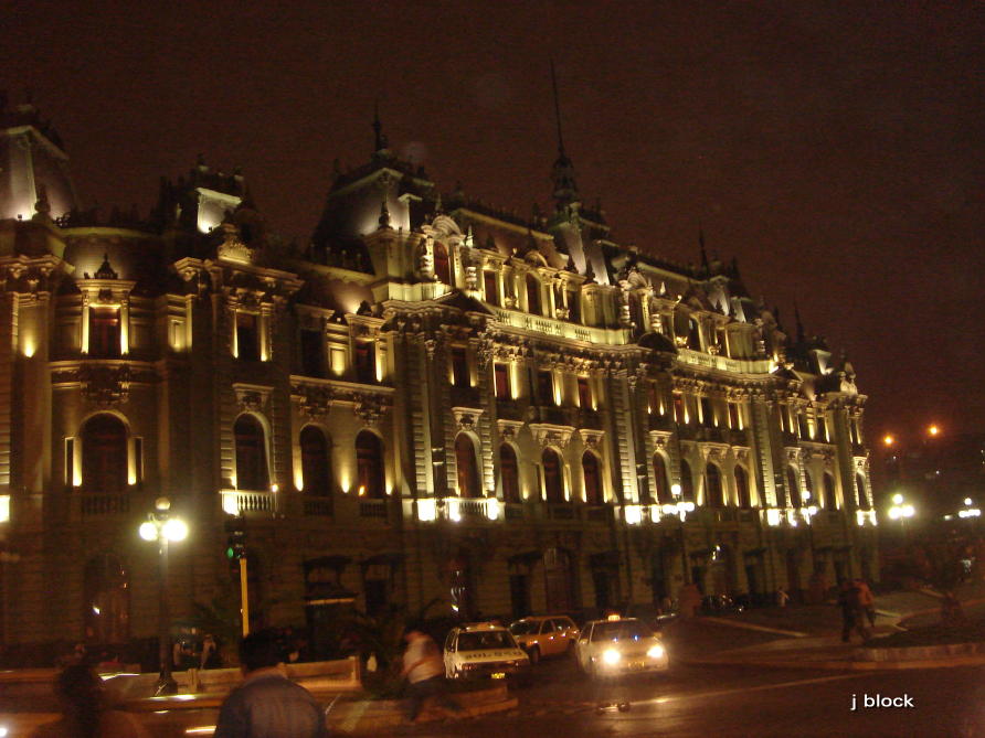 Edificio Rímac (Palacio Francés) en el Paseo de la República en Lima ...