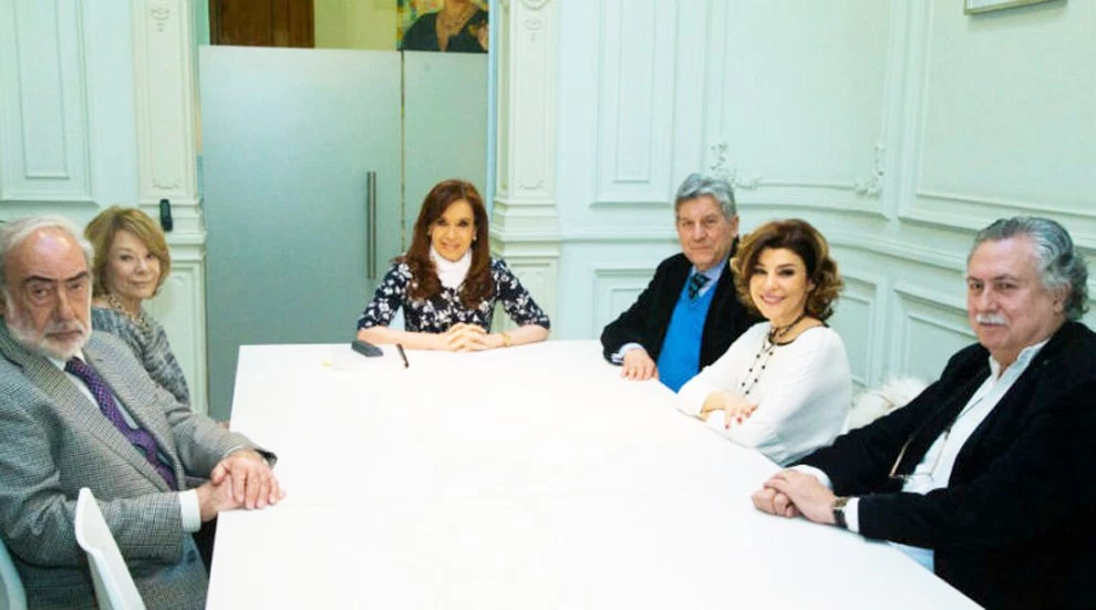 ¡Bienvenidos! Aún los de enfrente...: 'NAC&POP': CFK RECIBIÓ EL INFORME ...