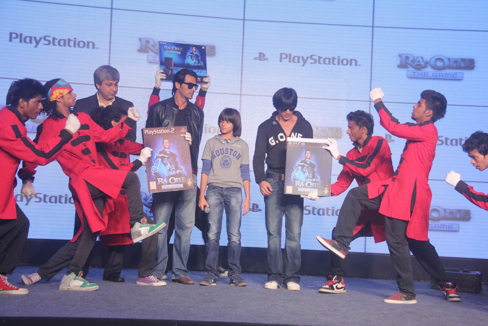 Shahrukh & Arjun Rampal At Ra.One Game Launch | South Wood Gallery
