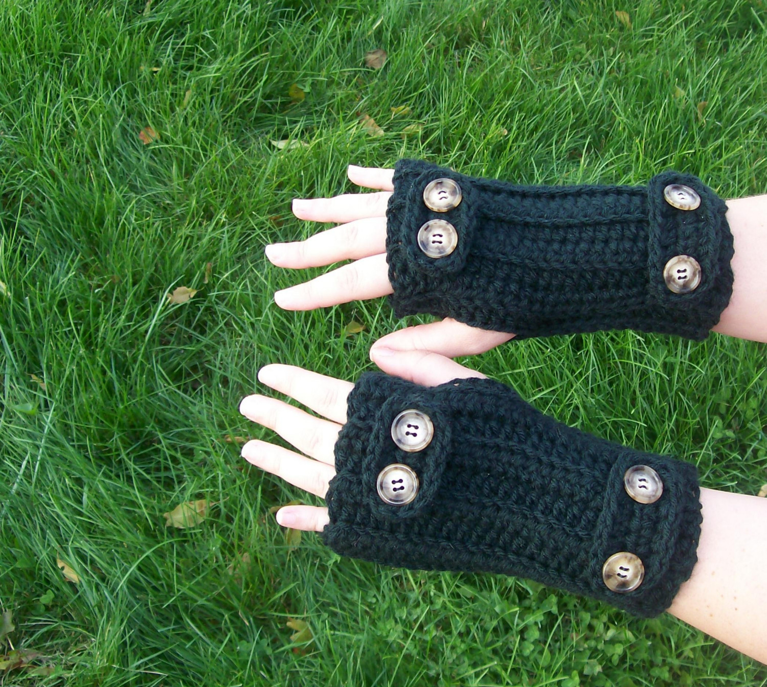 Gloves - Emo Fashion Tips | Emo Fashion