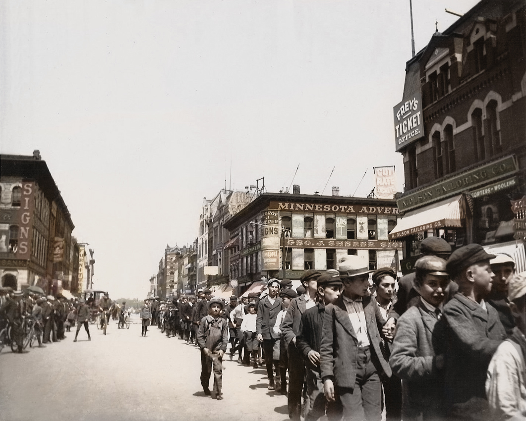 Digicolored: 1900~ News paper boys