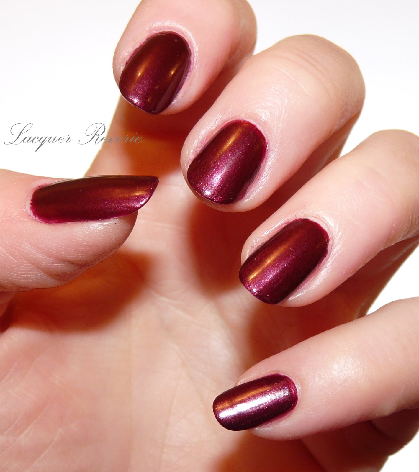 Lacquer Reverie: Nail of the Day: OPI Suzi Loves Sydney