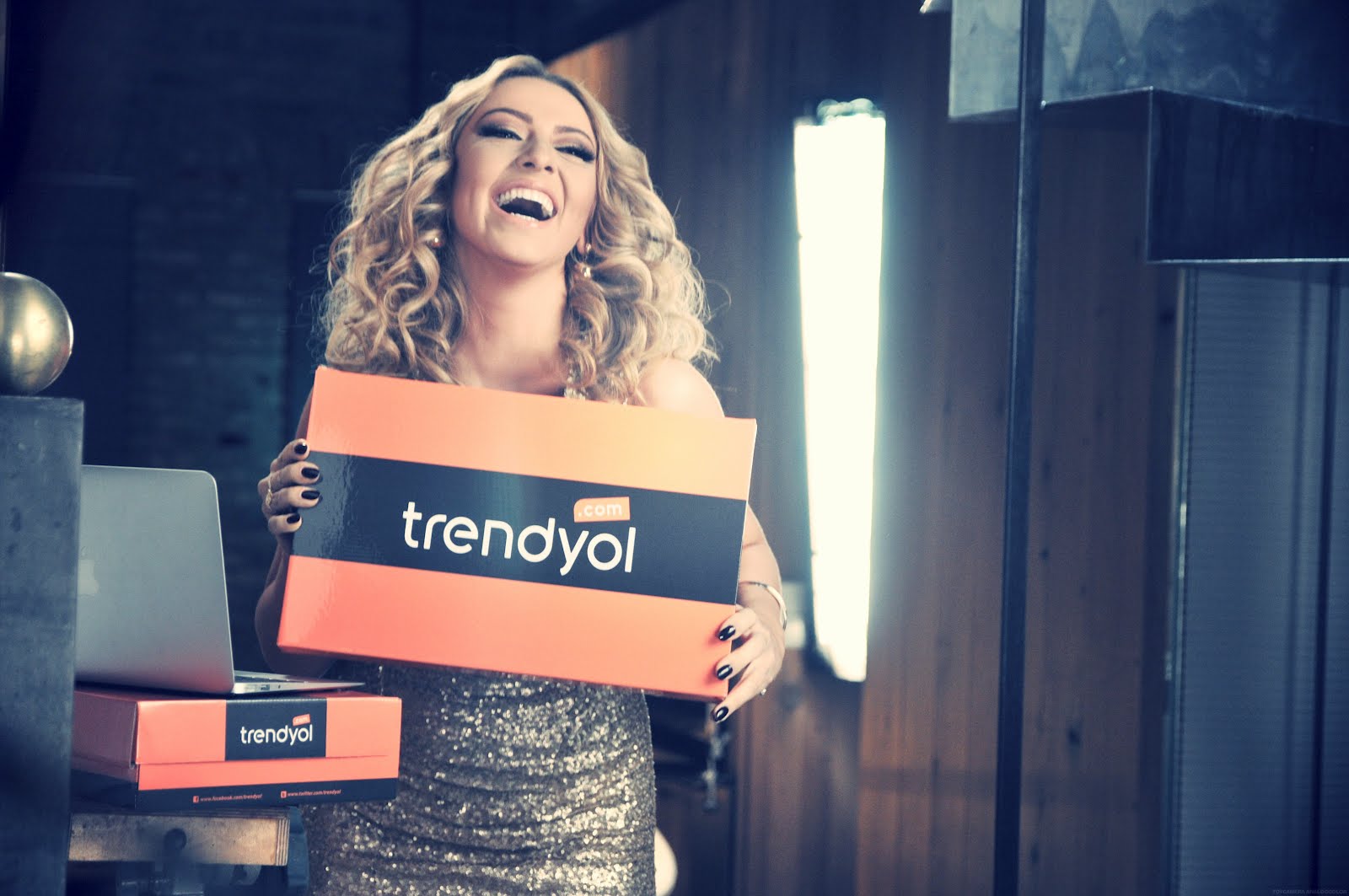 TRENDYOL.COM ve Hadise reklam filminde buluştu - HEPGÜNCEL