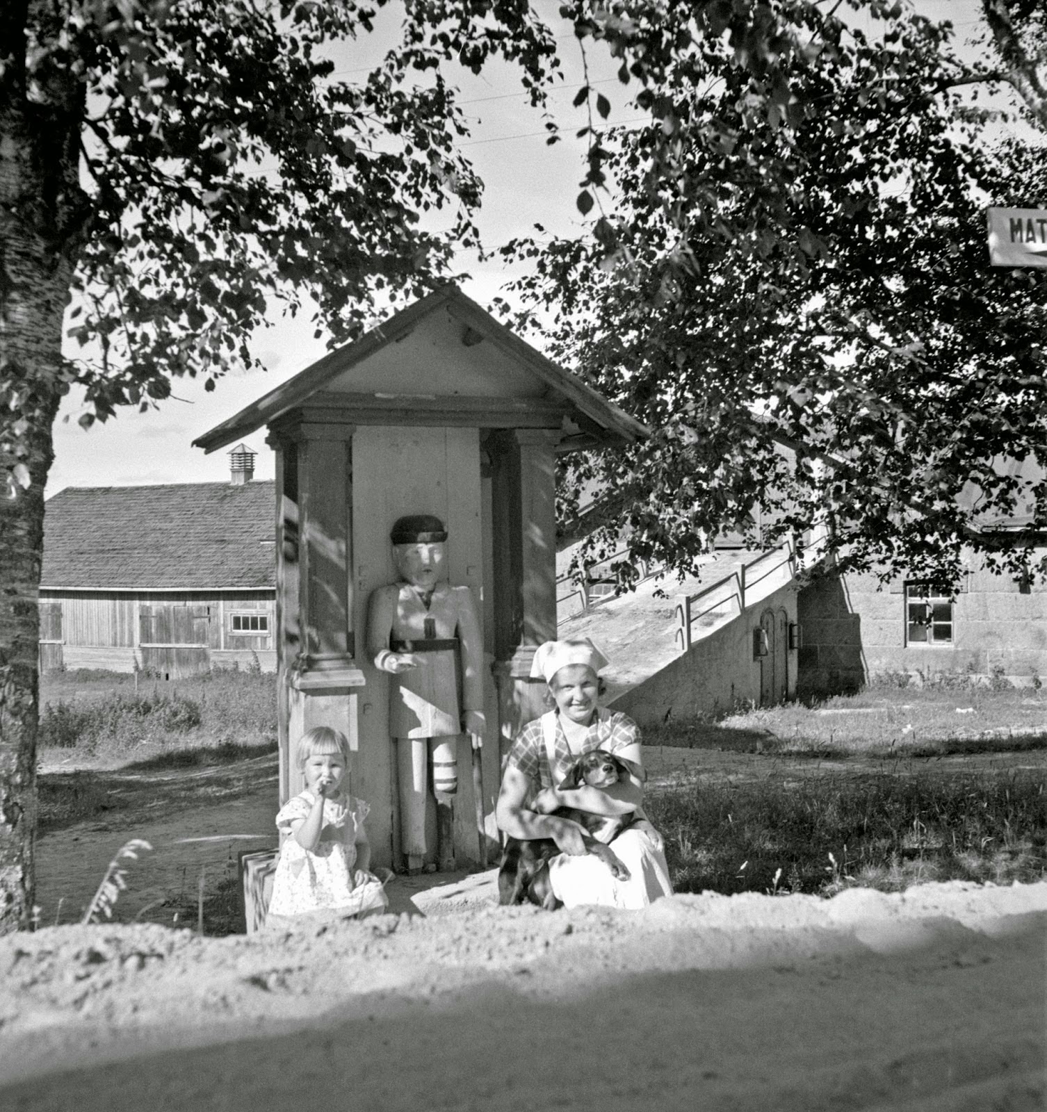 Black and White Photos of Daily Life in Finland in 1941 ~ Vintage Everyday