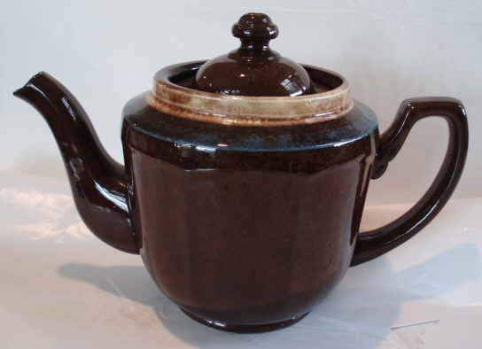 Vintage Treasure in Martinborough: Brown Betty Tea Pots - friends for life!