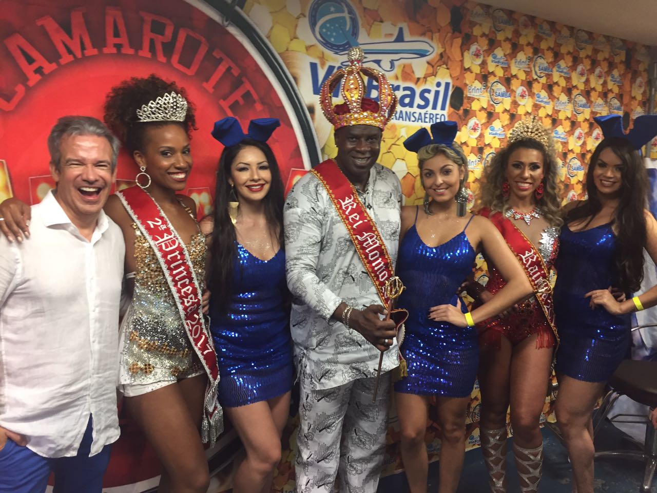 ACONTECE: Coelhinhas da Playboy mostram samba no pé em ensaio em SP