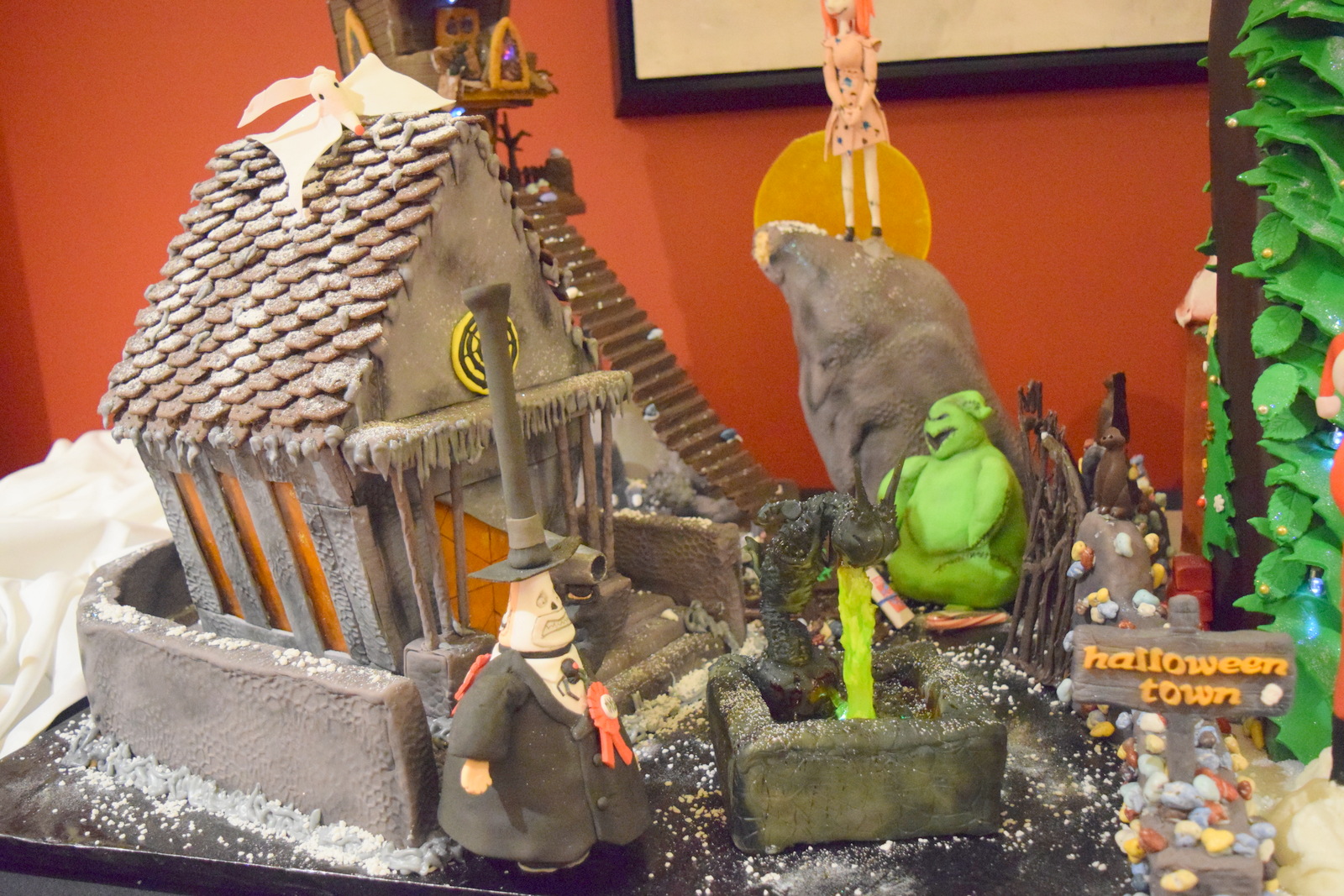 Red Couch Recipes: Gingerbread Movie-Themed Houses at the Grand