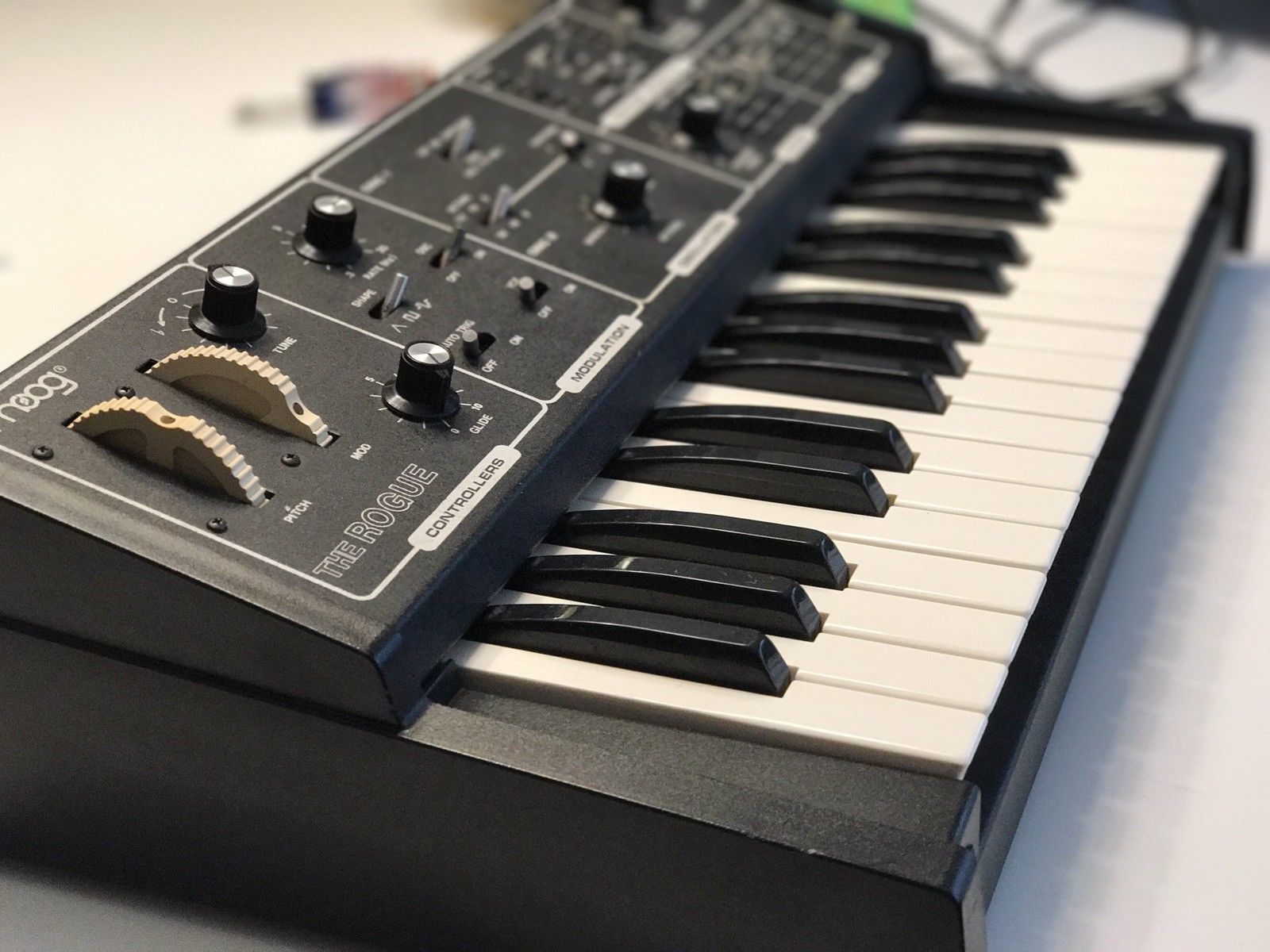 MATRIXSYNTH: Moog Rogue Original ASTRA Synthesizer with Anvil Road Case ...