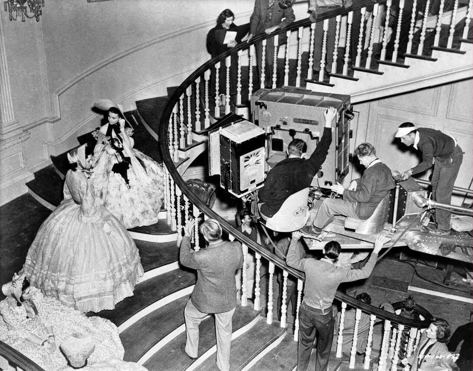 37 Rarely Seen Behind-the-Scenes Photos From the Making of Classic Film ...