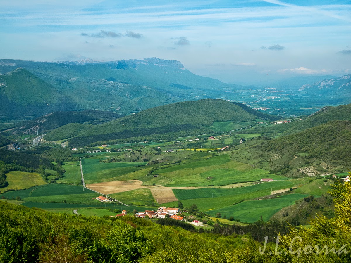 J.L.Gorria: Larumbe desde Arriaundi
