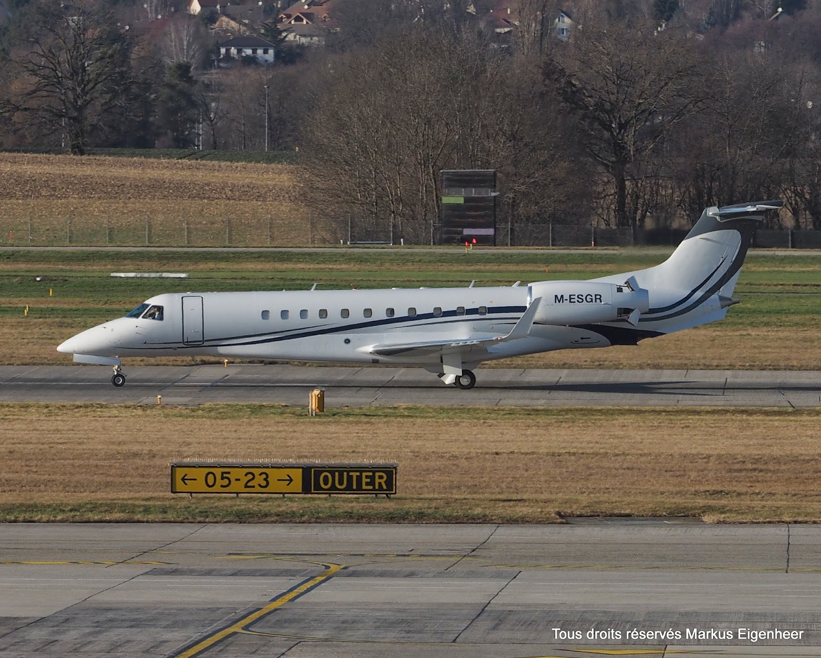 FLUGZEUGE Privatjets etc: M-ESGR Embraer ERJ-135 Legacy600 E135 >Hermes ...