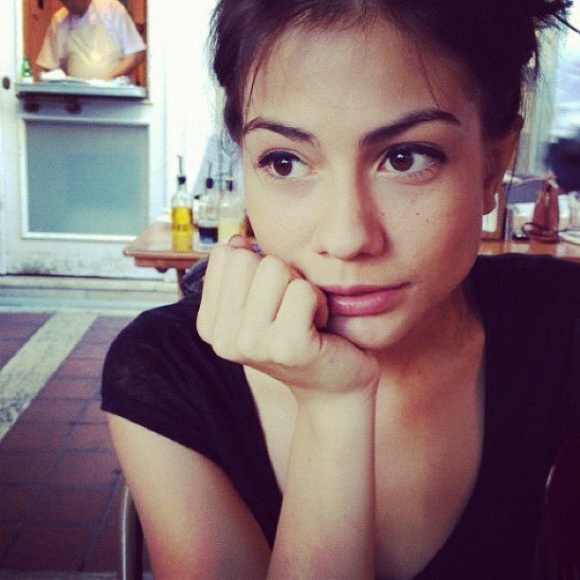 Blog Adam: Çilek Kokusu Aslı(Demet Özdemir) Kimdir, Kaç Yaşında ...