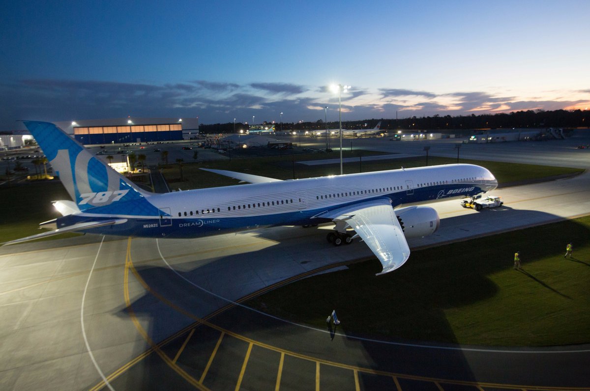 Volando Alto: Boeing presenta el primer 787-10 Dreamliner