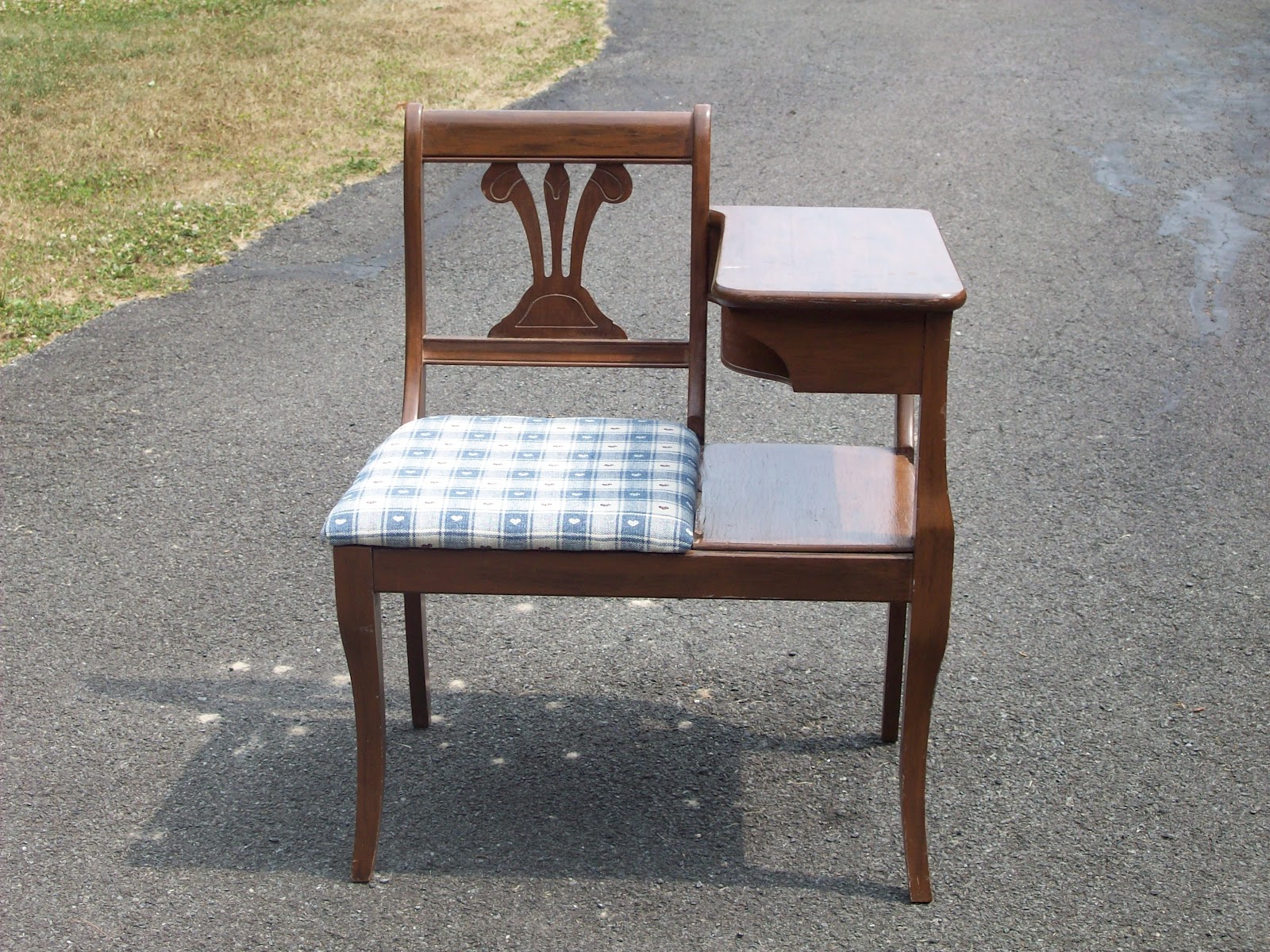 DIYing It: Gaga for My Telephone Chair