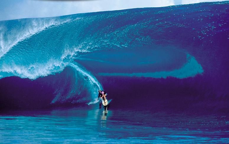 Surf the waves "Teahupoo".:Choice Your Holiday
