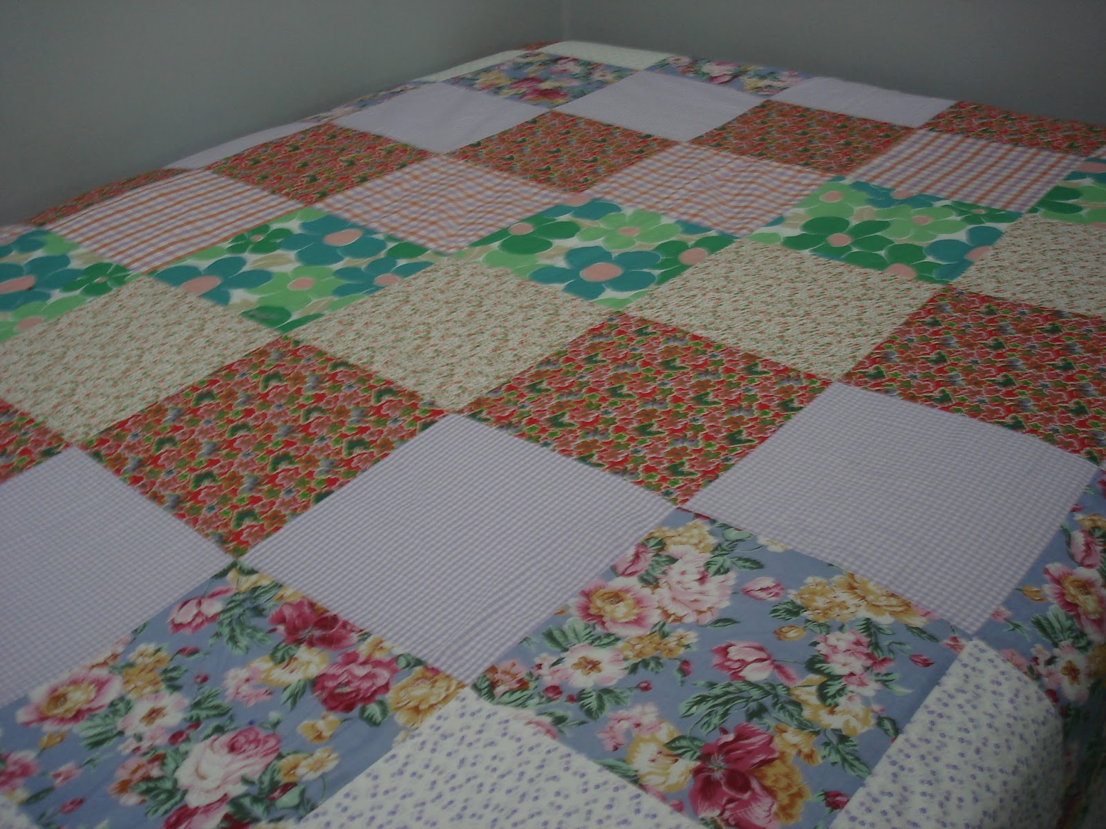 Ateliê da Vó Ione: Colcha de retalhos