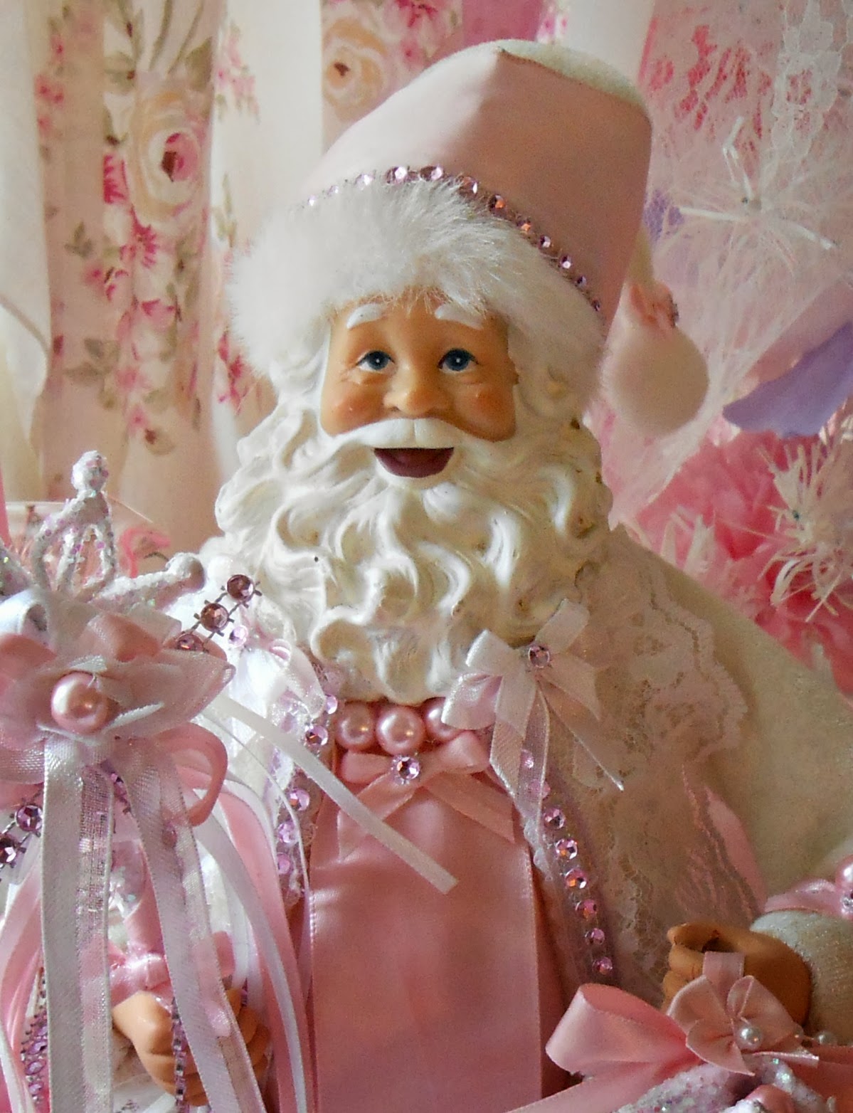 Olivia's Romantic Home: Pink Christmas Santa Creations