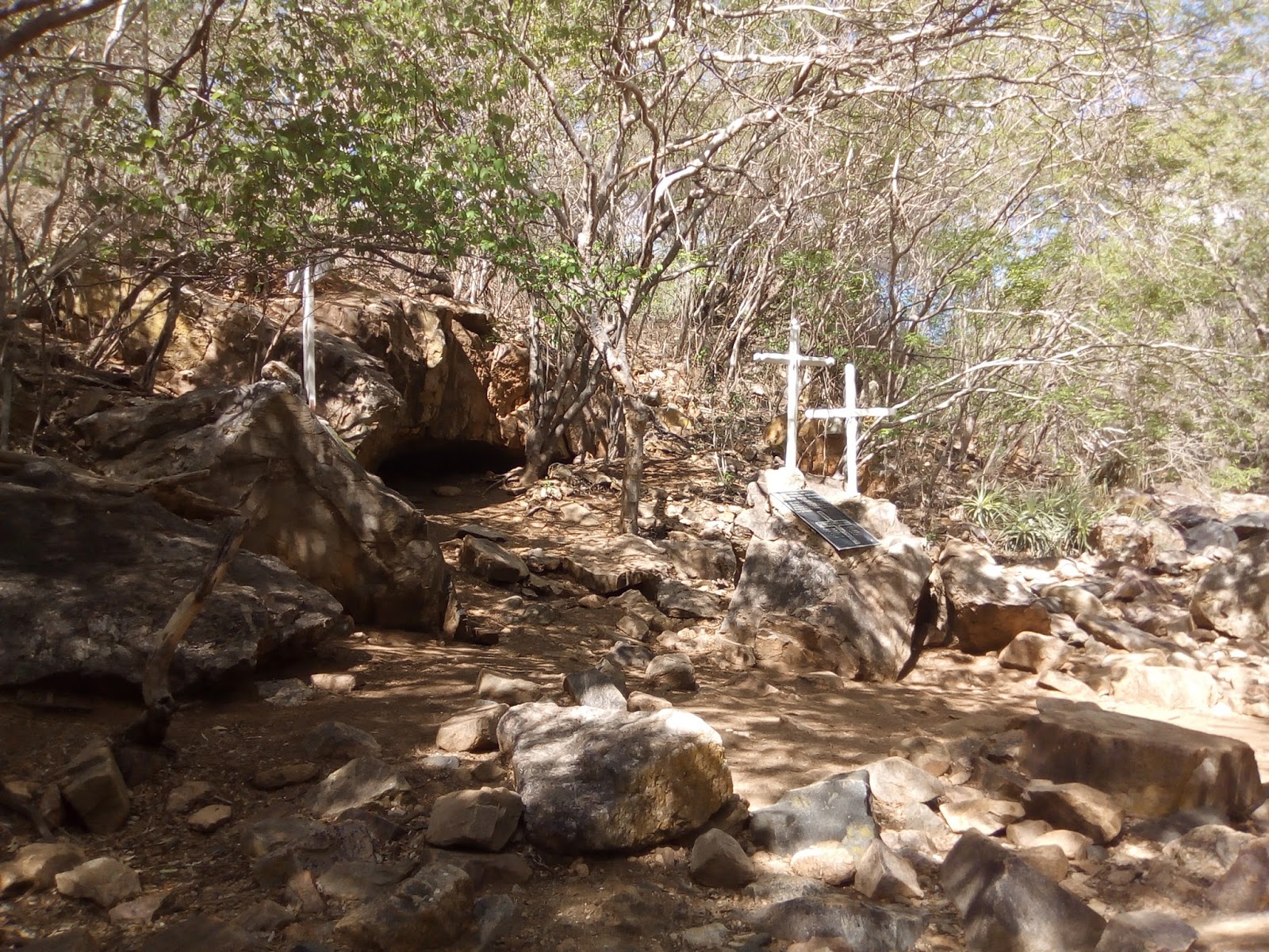 Grota do Angico - Olho d`água do Casado - Sergipe - CanionsXingo.com.br ...