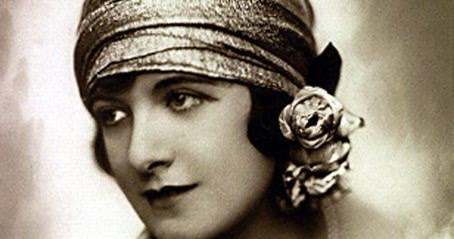 Lighting Up the Sky: Lillian Hall-Davis