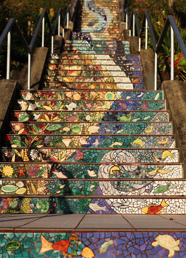Bila gambar bersuara: Wow..cantiknye tangga mozek ni.. kat tangga pun ...