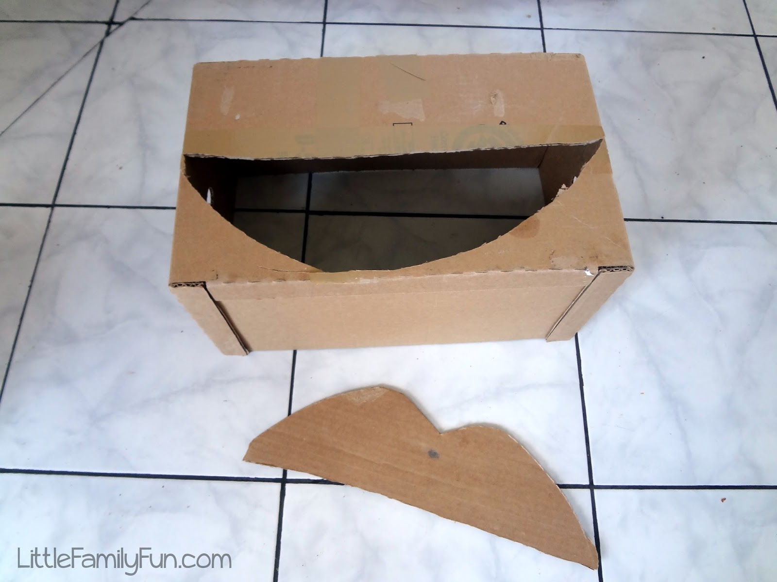 Little Family Fun: Frog Toss Game for kids!