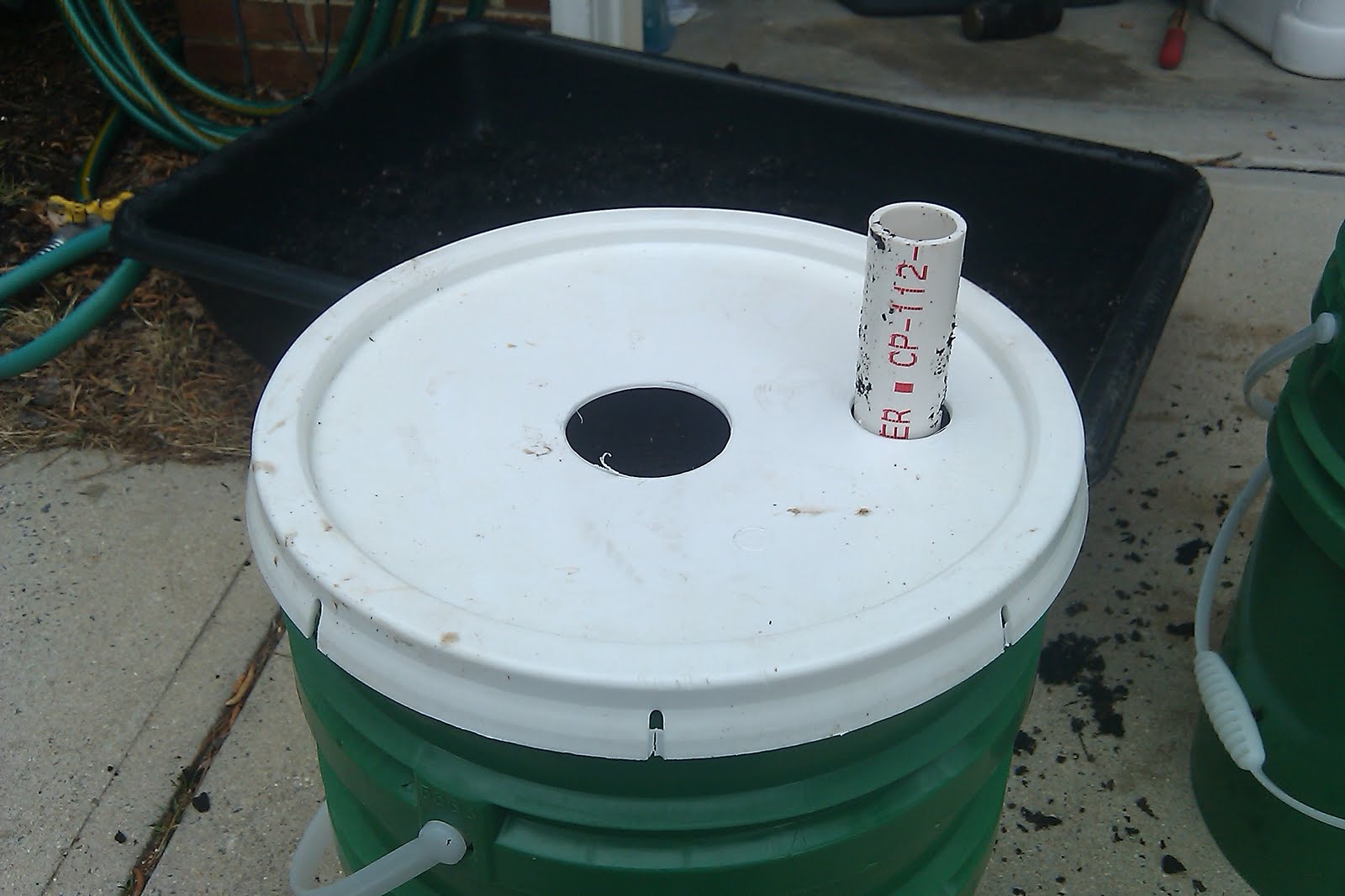 Rick's Roots - A Gardening Blog: How to make a cheap, self-watering ...