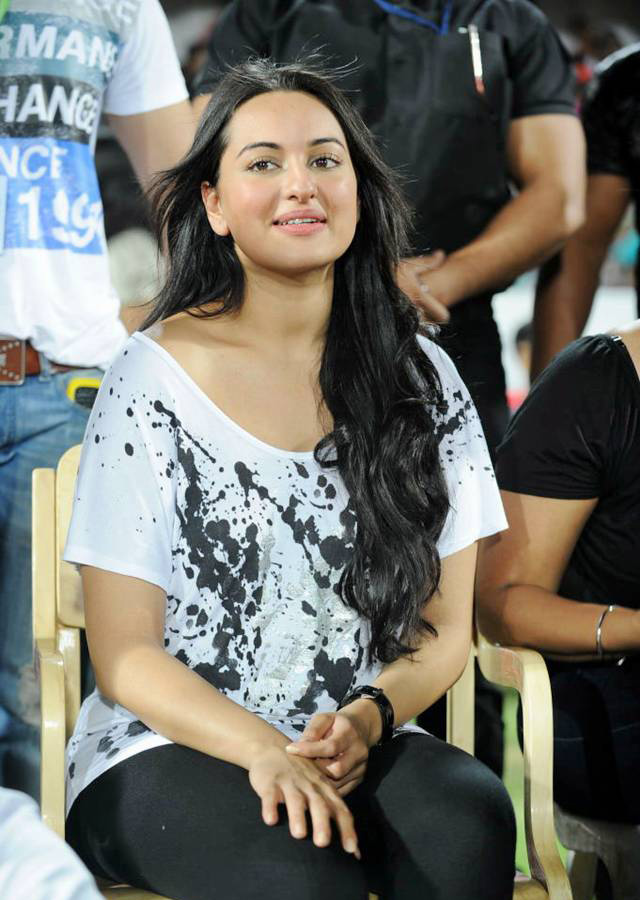` sOnakshi sinha at ccl ` ~ Seductive Girl