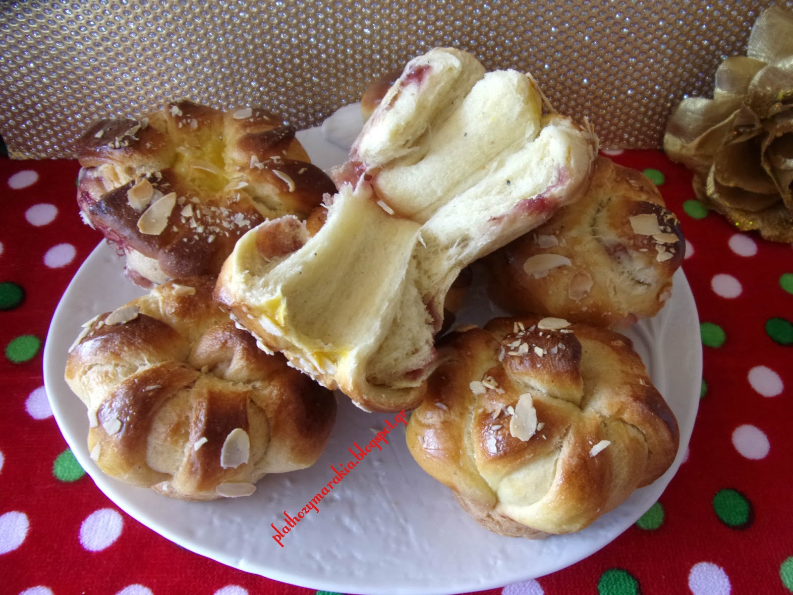 ΠΛΑΘΩ ΖΥΜΑΡΑΚΙΑ ΜΕ ΤΑ ΔΥΟ ΧΕΡΑΚΙΑ ..: MUFFINS ΜΕ ΜΑΡΜΕΛΑΔΑ ΦΡΑΟΥΛΑ