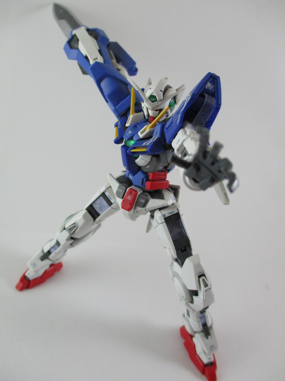Lightning Quantum's Base: RG 1/144 Gundam Exia Gallery