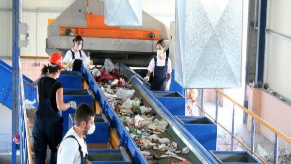 Τα έχασε ένας εργαζόμενος στο εργοστάσιο ανακύκλωσης του Ηρακλείου ...