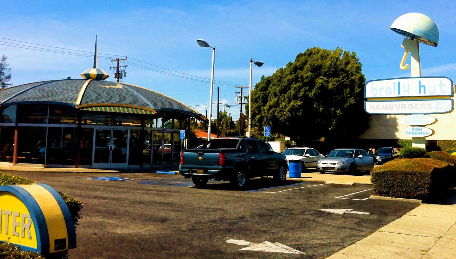 wacky tacky: Chow Time: Brolly Hut