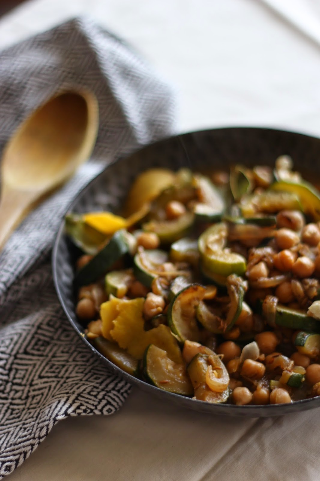 Crazy Green Fruits: Tajine de courgettes et pois chiches au citron ...