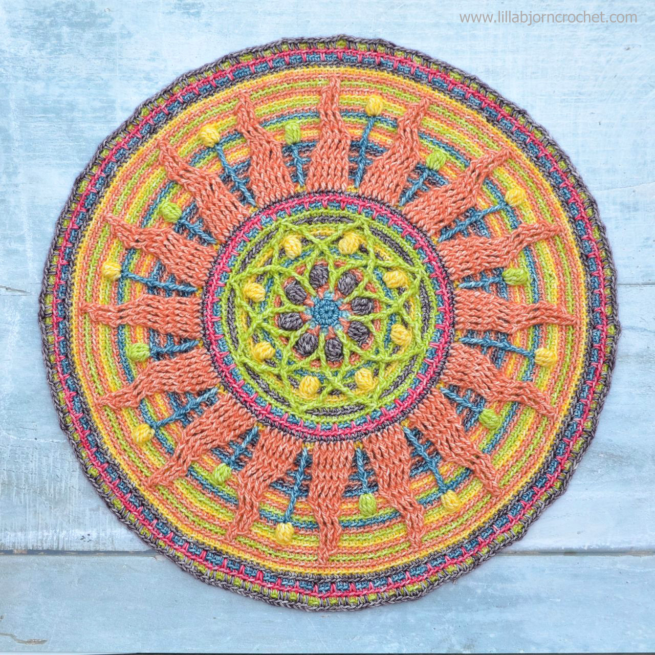 Sunny Mandala: new life of an old overlay crochet pattern | LillaBjörn ...