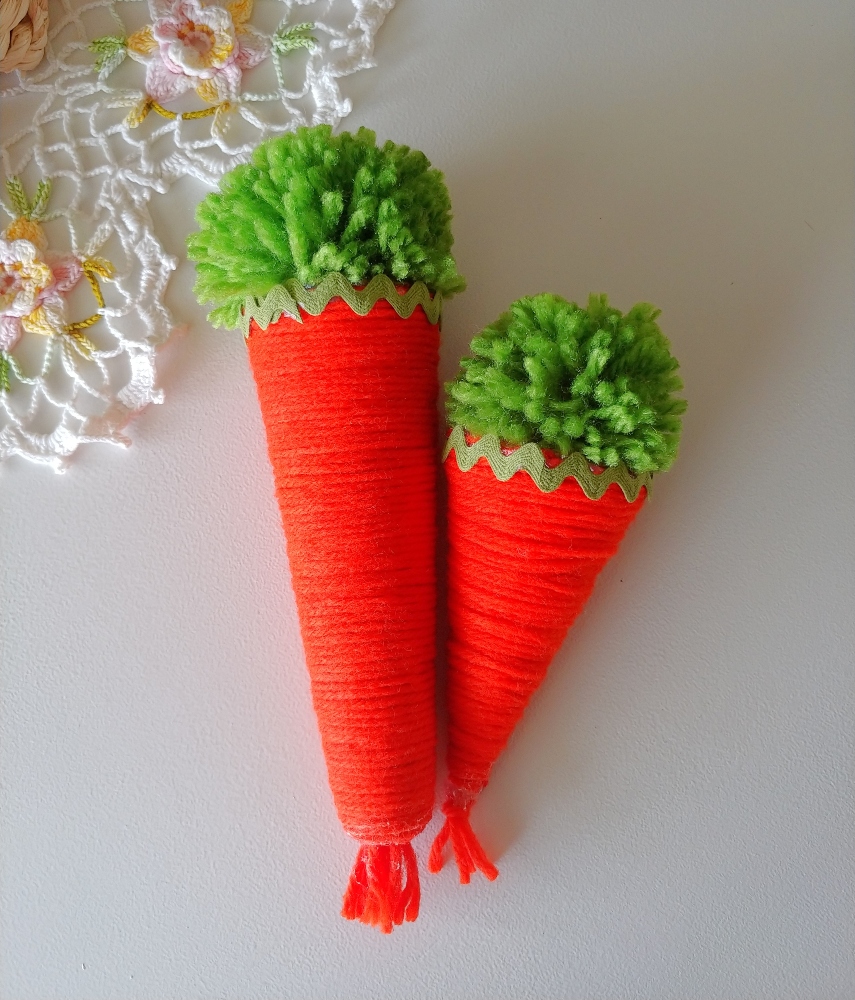 DIY Yarn Carrots - Little Vintage Cottage
