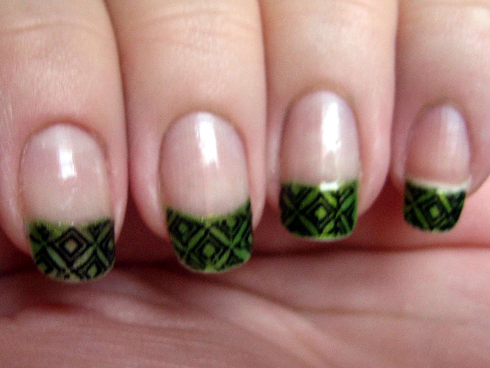 Gl*itch Nails: Green Geometric Nails: 31 Day Challenge