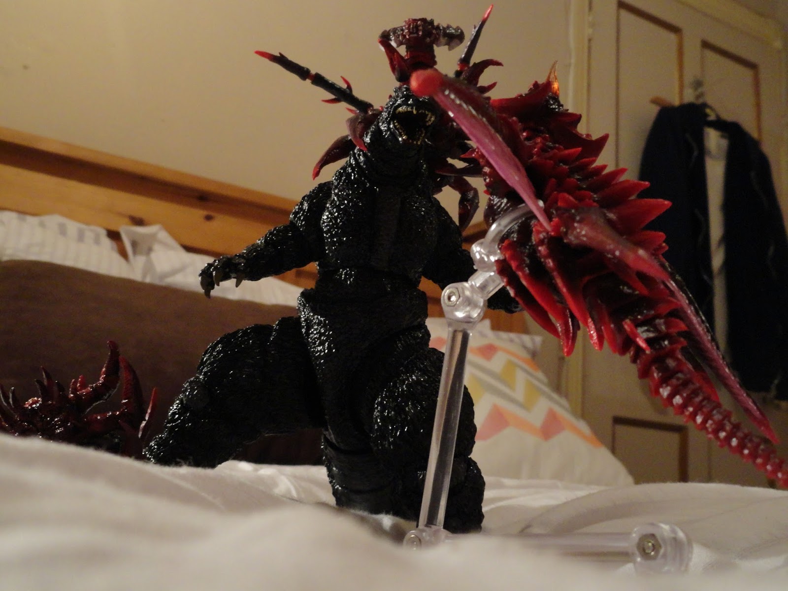 Import Monsters: Review: S.H Monsterarts - Destoroyah Evolution Set