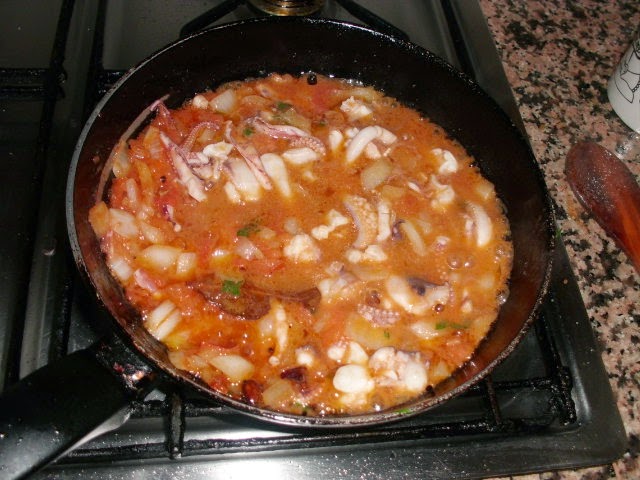 CUINA TRADICIONAL SALUDABLE: POTES DE CALAMAR EN SALSA