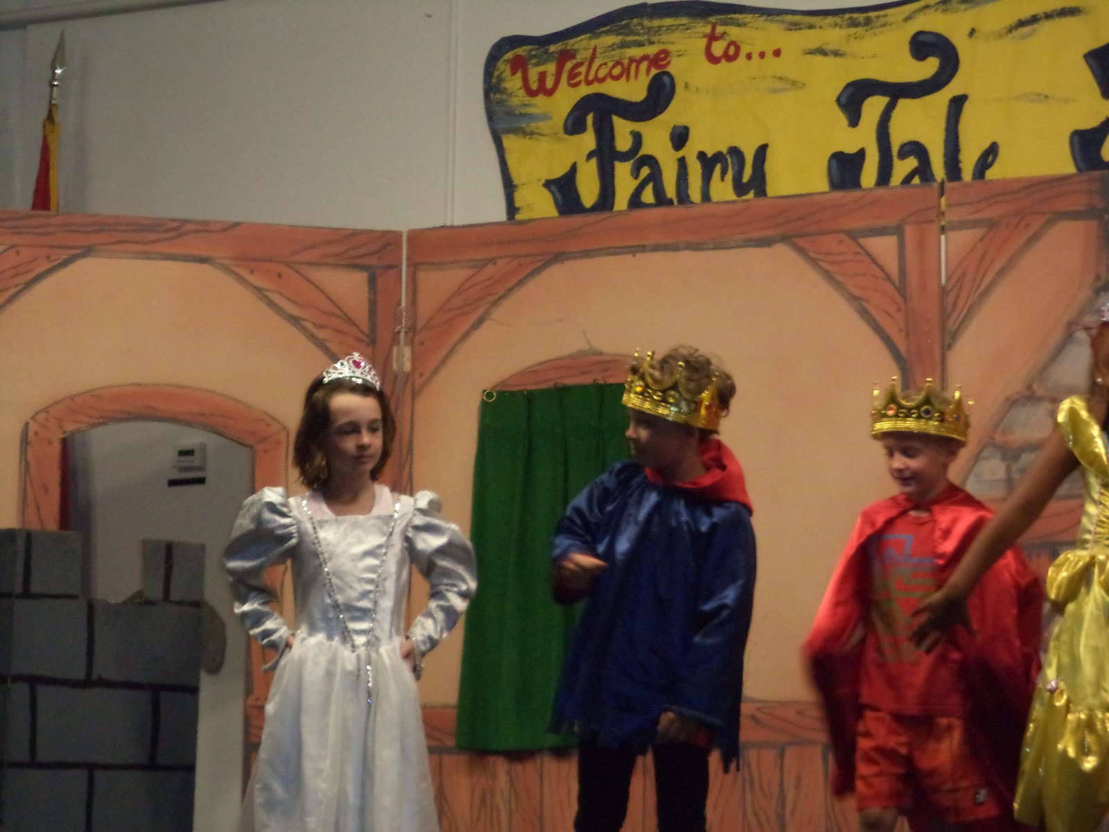 16-17 First Grade: Fairy Tale Theater
