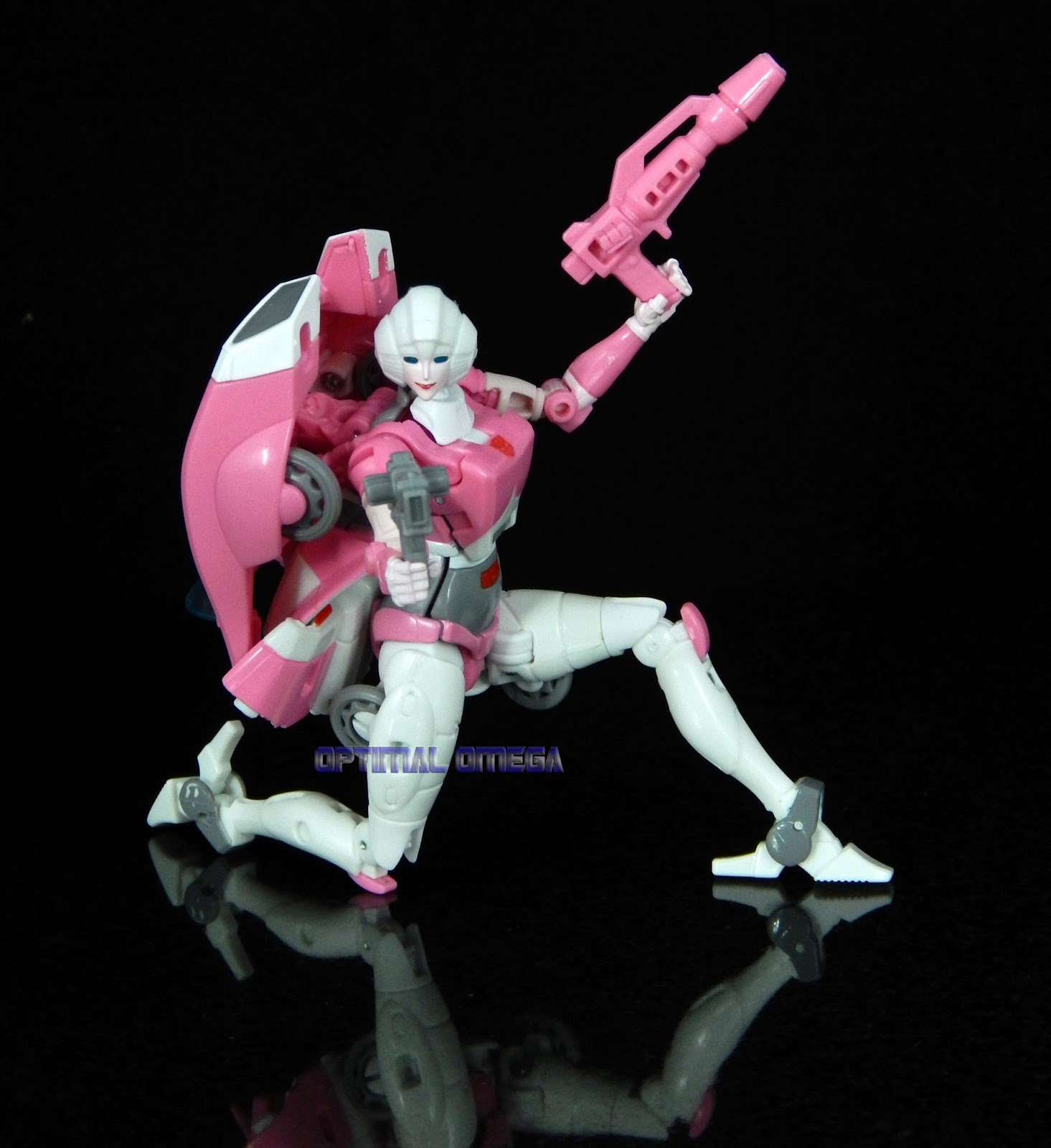 Optimal Omega's Transformers: Takara Legends Arcee