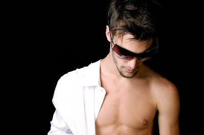 L'Homme du Jour: ALEX LAGO