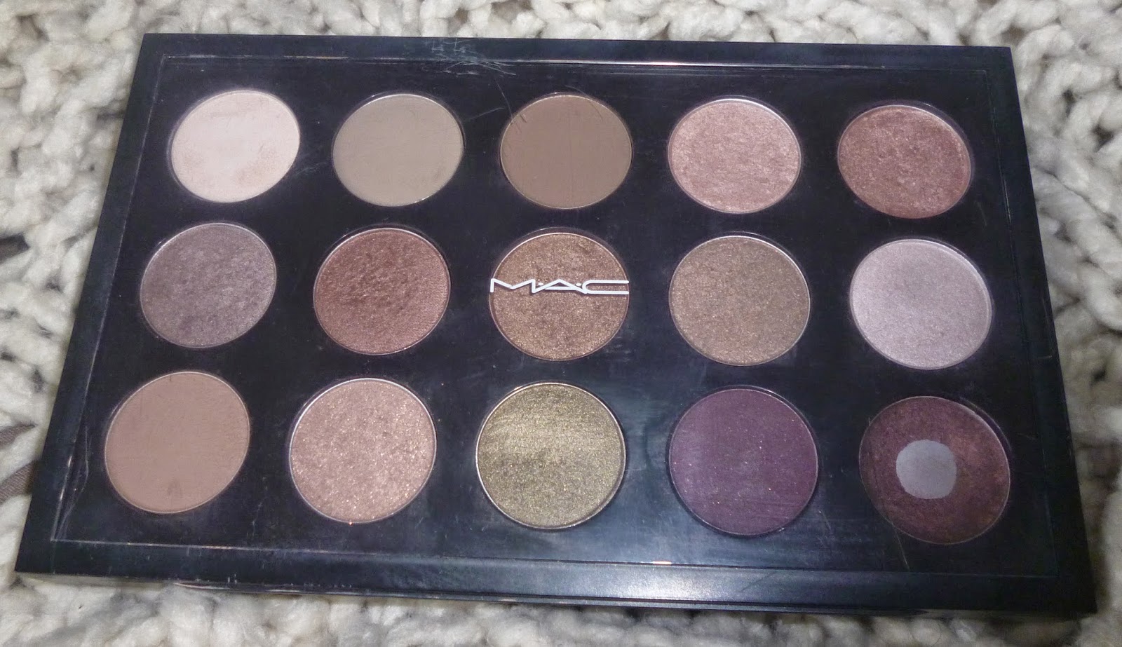Katie Thompson: My MAC Eyeshadow Palette