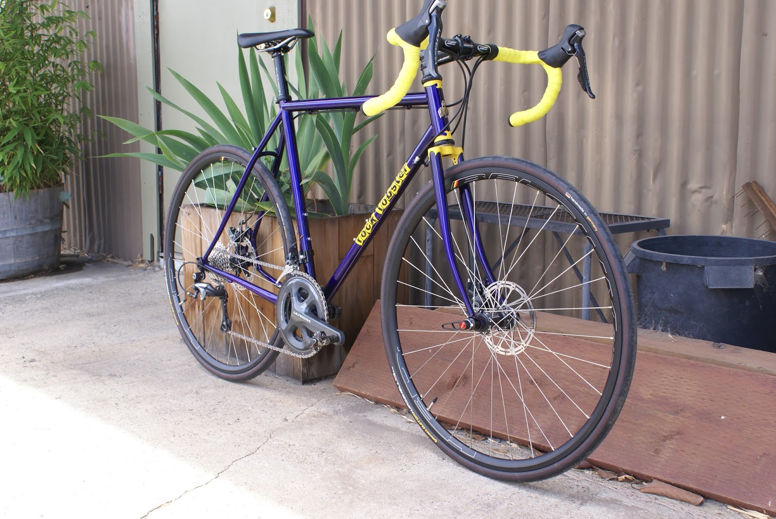 what's up in Santa Cruz: disc brake road bike fully built